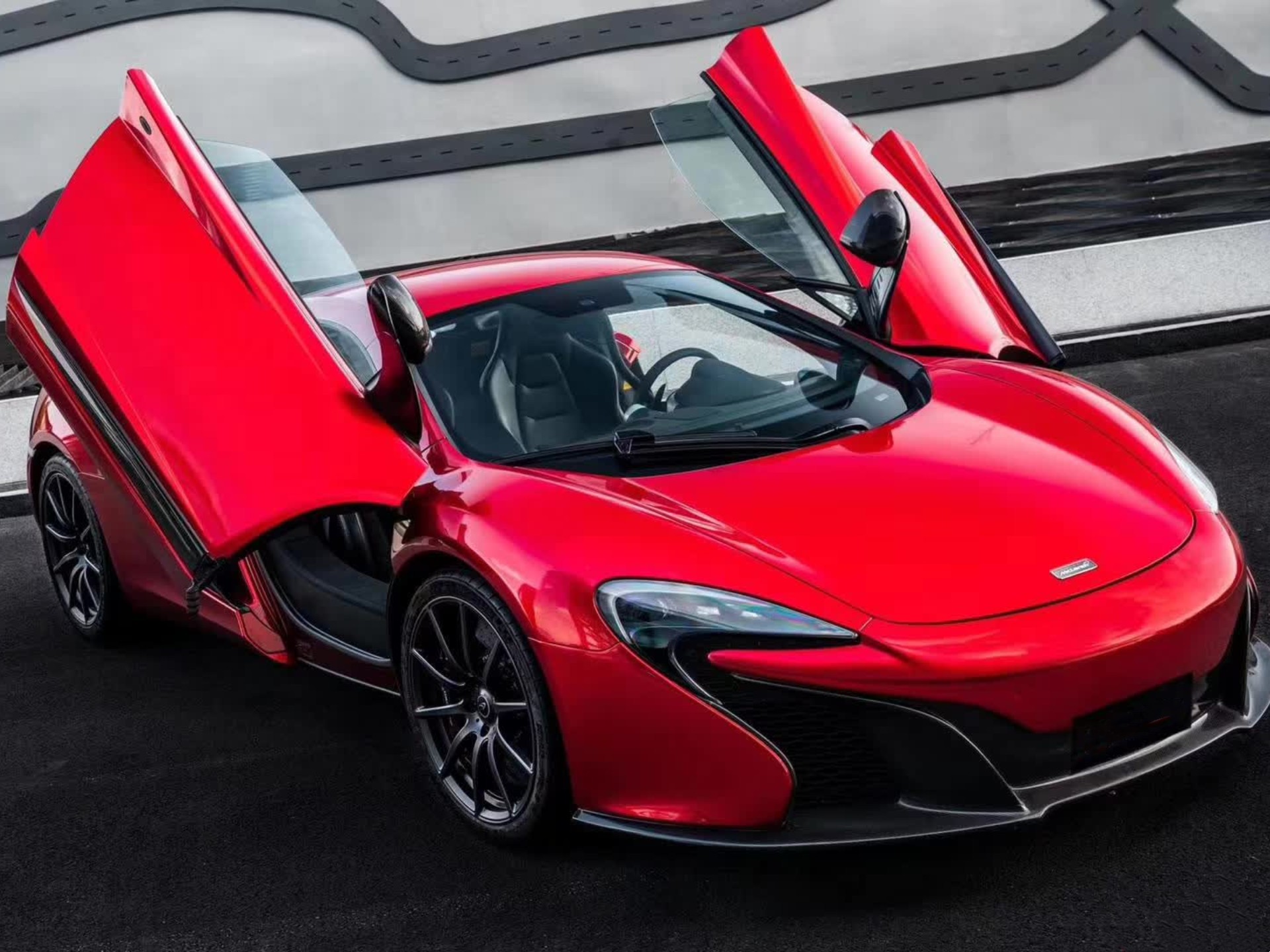 glossy metallic vampire red vinyl wrap