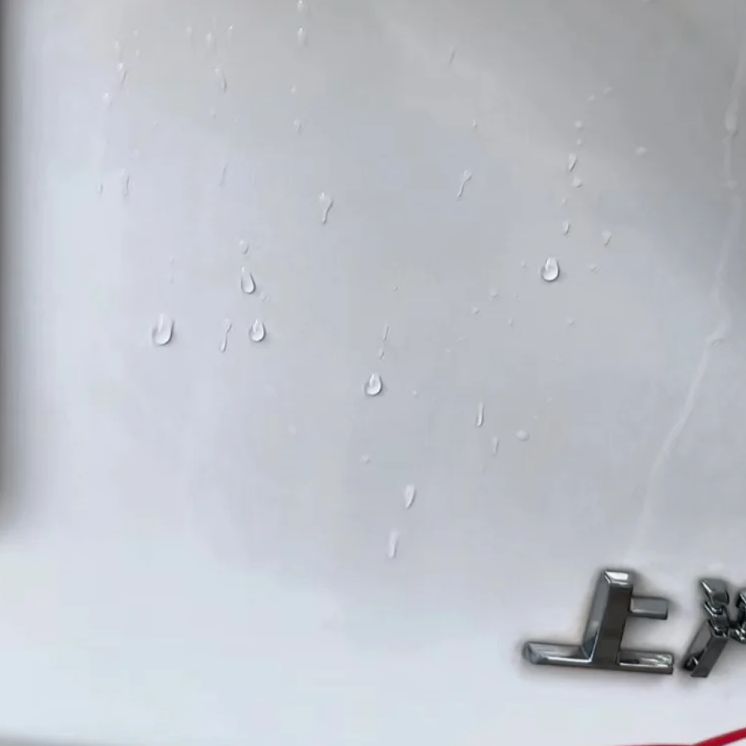 How to Remove Residual Glue After Tearing Off the Car Vinyl Wrap?