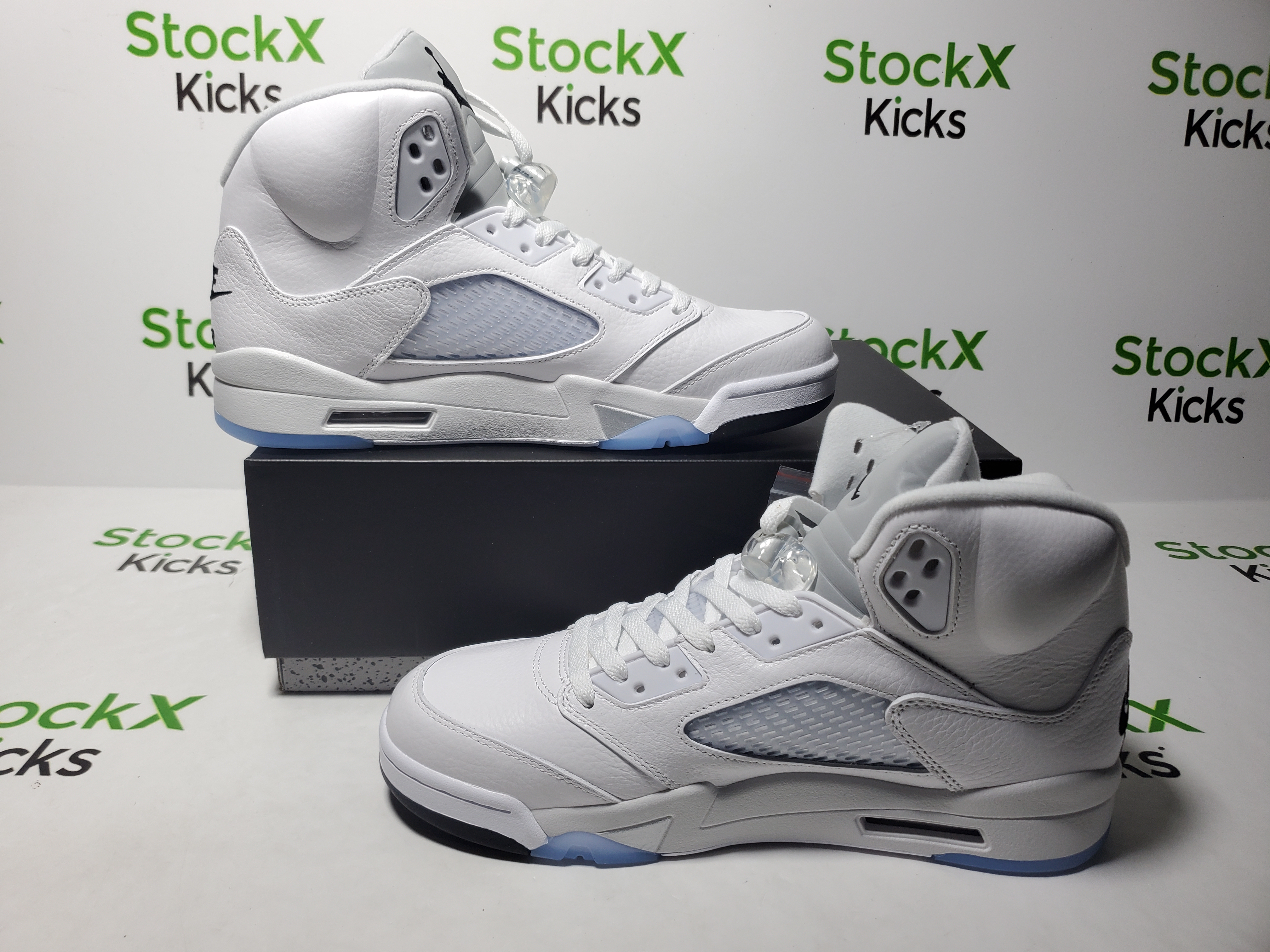 Replica Sneakers QC Photos：Air Jordan 5 Retro 'White Metallic' 2026 ...