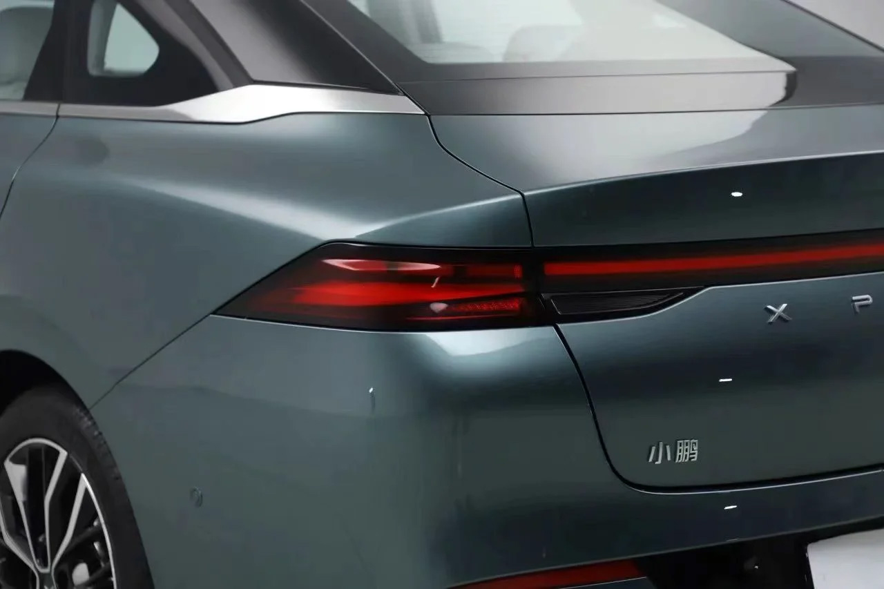 Gloss Interstellar Green Car Wrap | Metallic Interstellar Green Vinyl ...