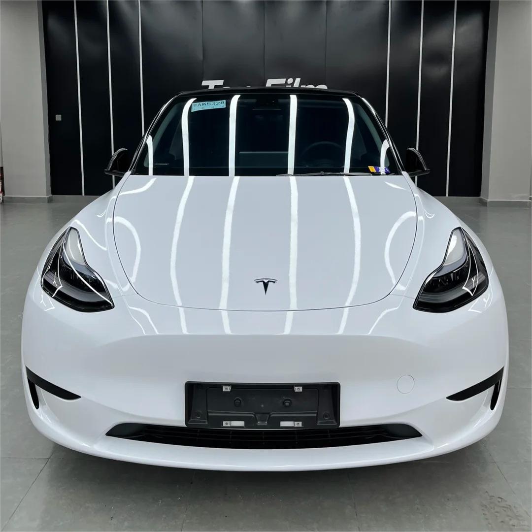 Gloss Ceramic White Car Wrap | Ceramic White Vinyl Wraps - ALUKOVINYL