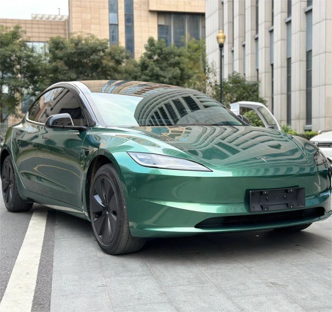 Gloss Emerald Green Car Wrap | Metallic Emerald Green Vinyl - ALUKOVINYL