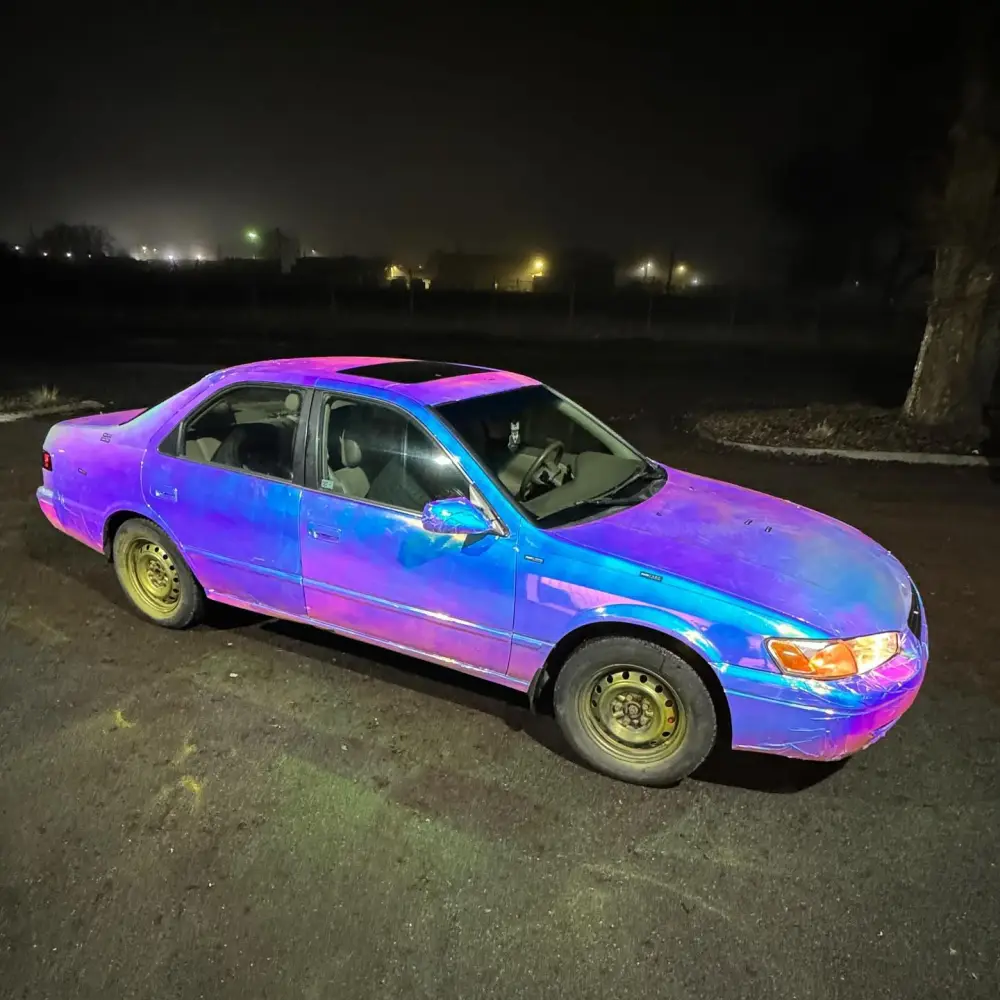 Gloss Chrome White Vinyl Wrap | White Holographic Car Wraps - ALUKOVINYL