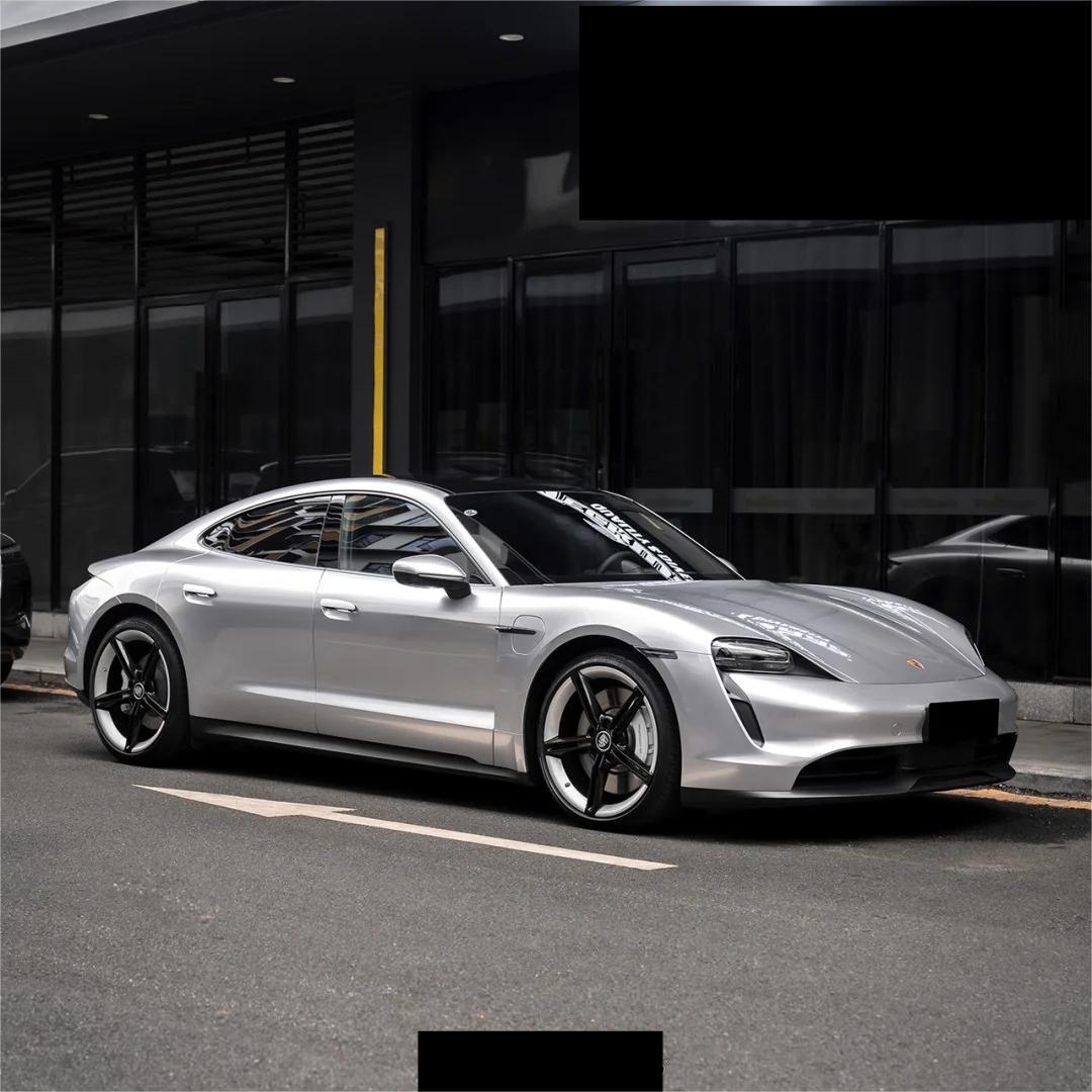 Gloss GT Silver Car Wrap | Metallic GT Grey Silver Vinyl Wraps - ALUKOVINYL