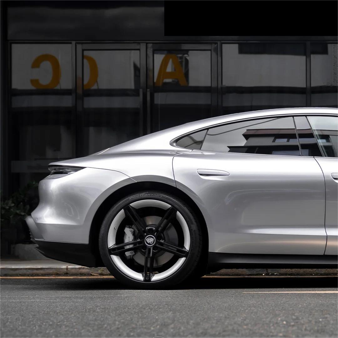 Gloss GT Silver Car Wrap | Metallic GT Grey Silver Vinyl Wraps - ALUKOVINYL