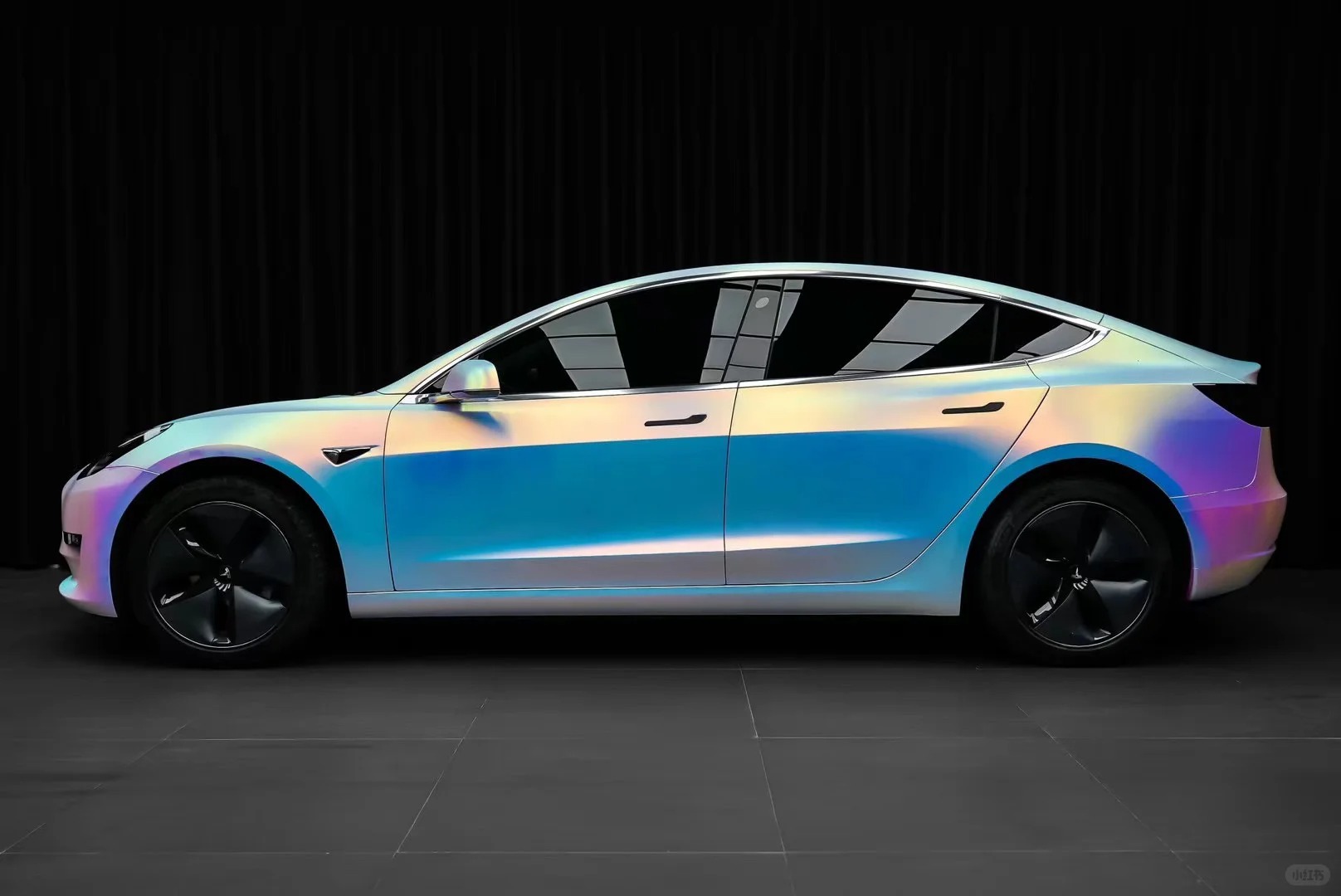 Matte White Holographic Car Wrap | Matte White Holographic Vinyl Wraps