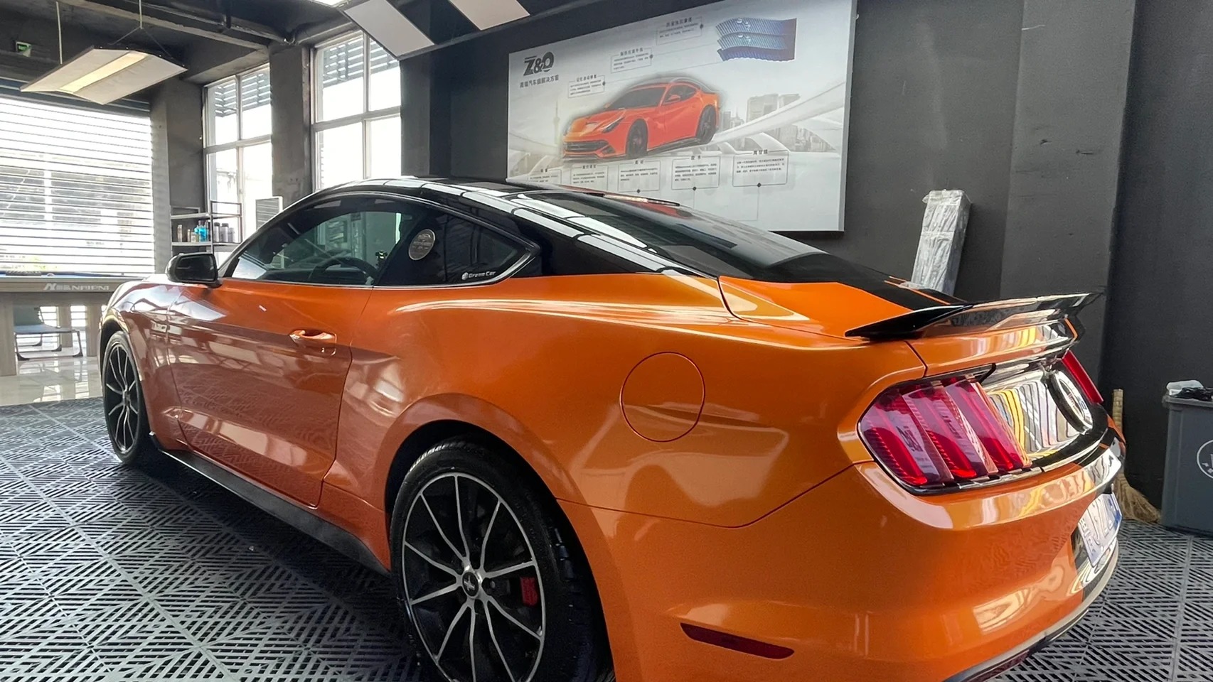 Best Gloss Holographic Orange Car Wrap | Alukovinyl