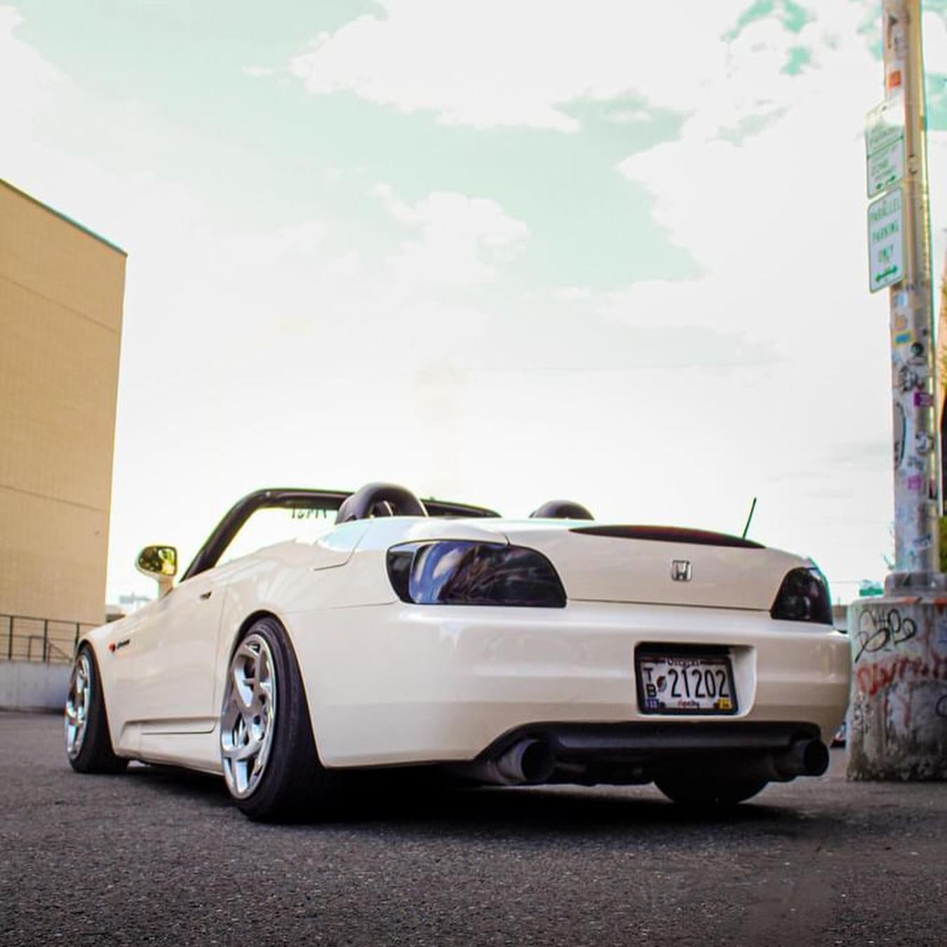 Best Gloss Pepper White Car Wrap | Pepper White Vinyl Wraps - ALUKOVINYL