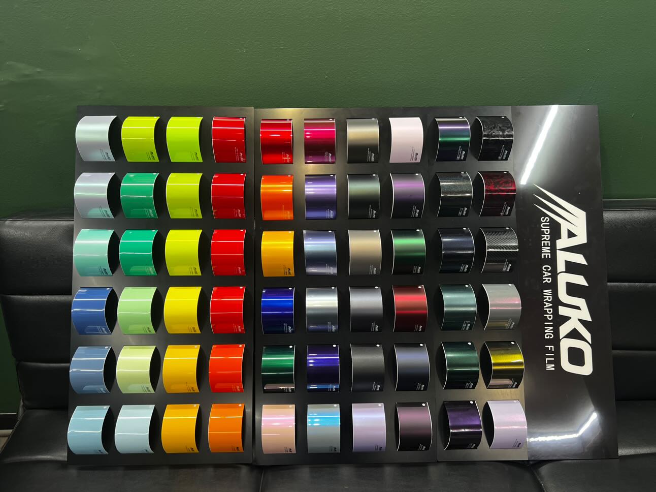 Aluko Color Sample Display Board