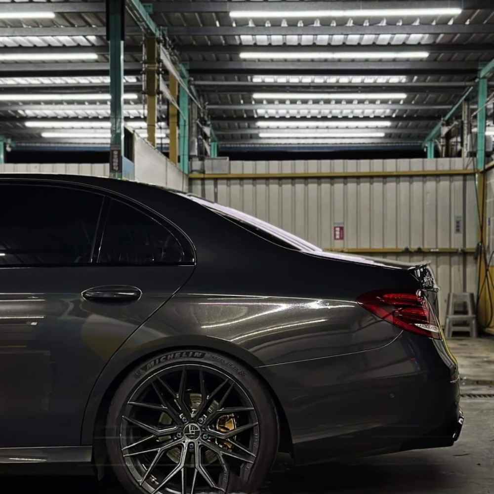 Gloss Graphite Grey Car Wrap | Glitter Graphite Grey Wraps