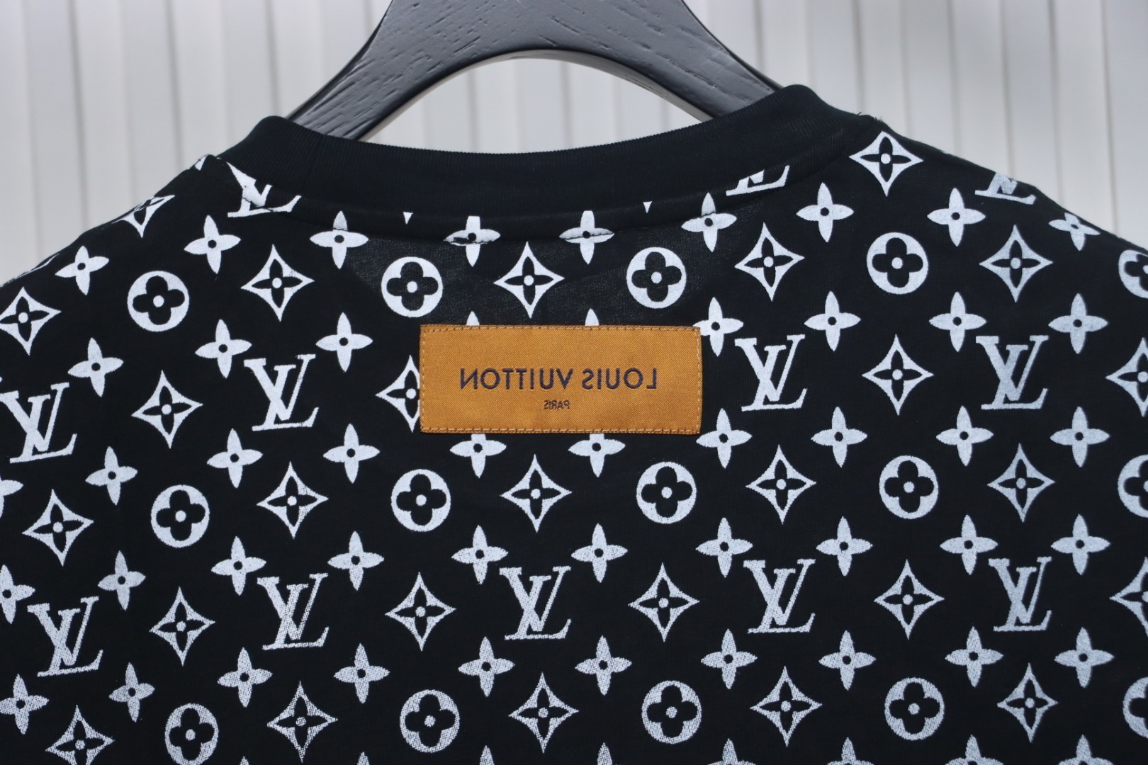 Top EM Sneakers Louis Vuitton Gradient Cotton T-shirt Black/White ...