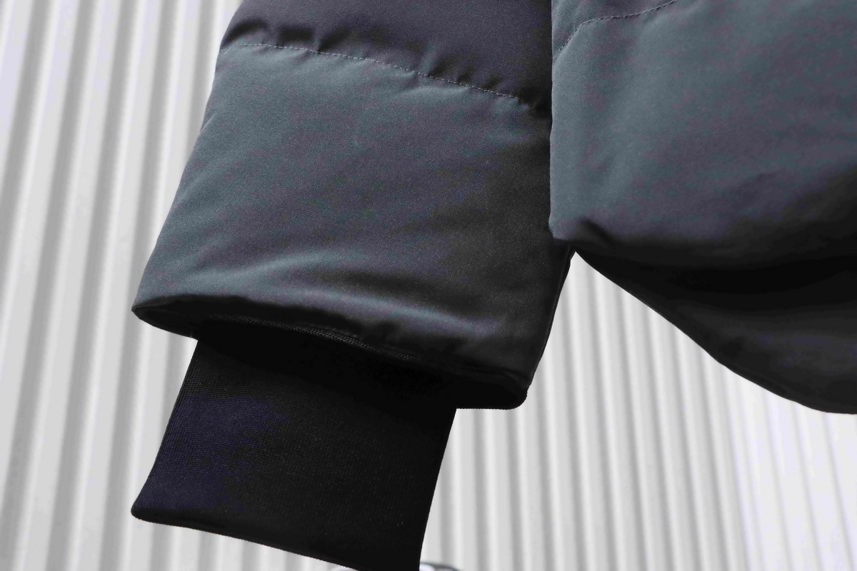 CANADA GOOSE MacMillan Parka 17 Gray Black label