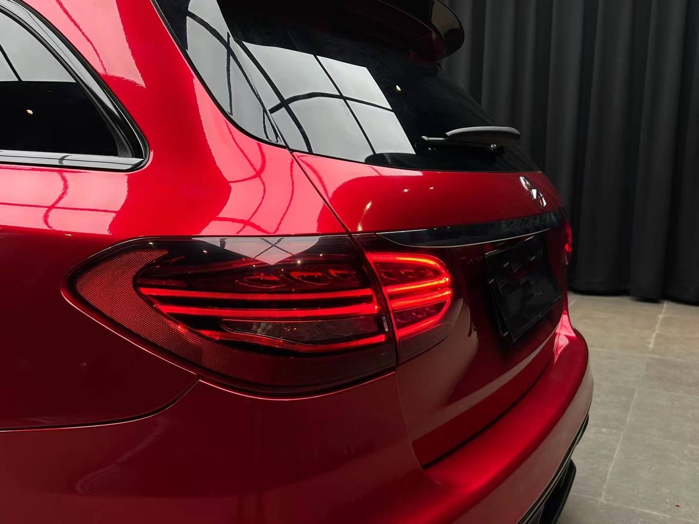 Best Ravoony Gloss Metallic Vampire Red Car Vinyl Wrap - ravoony.com