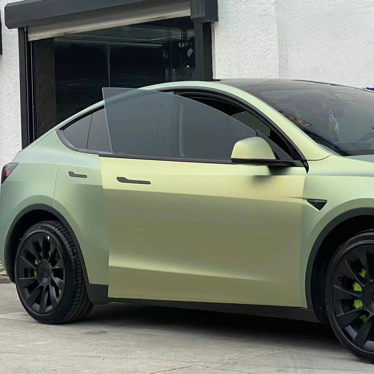 Lightning Green Car Vinyl Wrap, Best Ravoony PET Matte Lightning Green ...