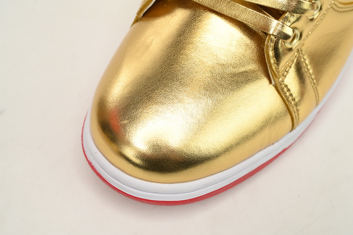 Trump Gold Sneaker | The Never Surrender High-Tops Trump Sneakers ...