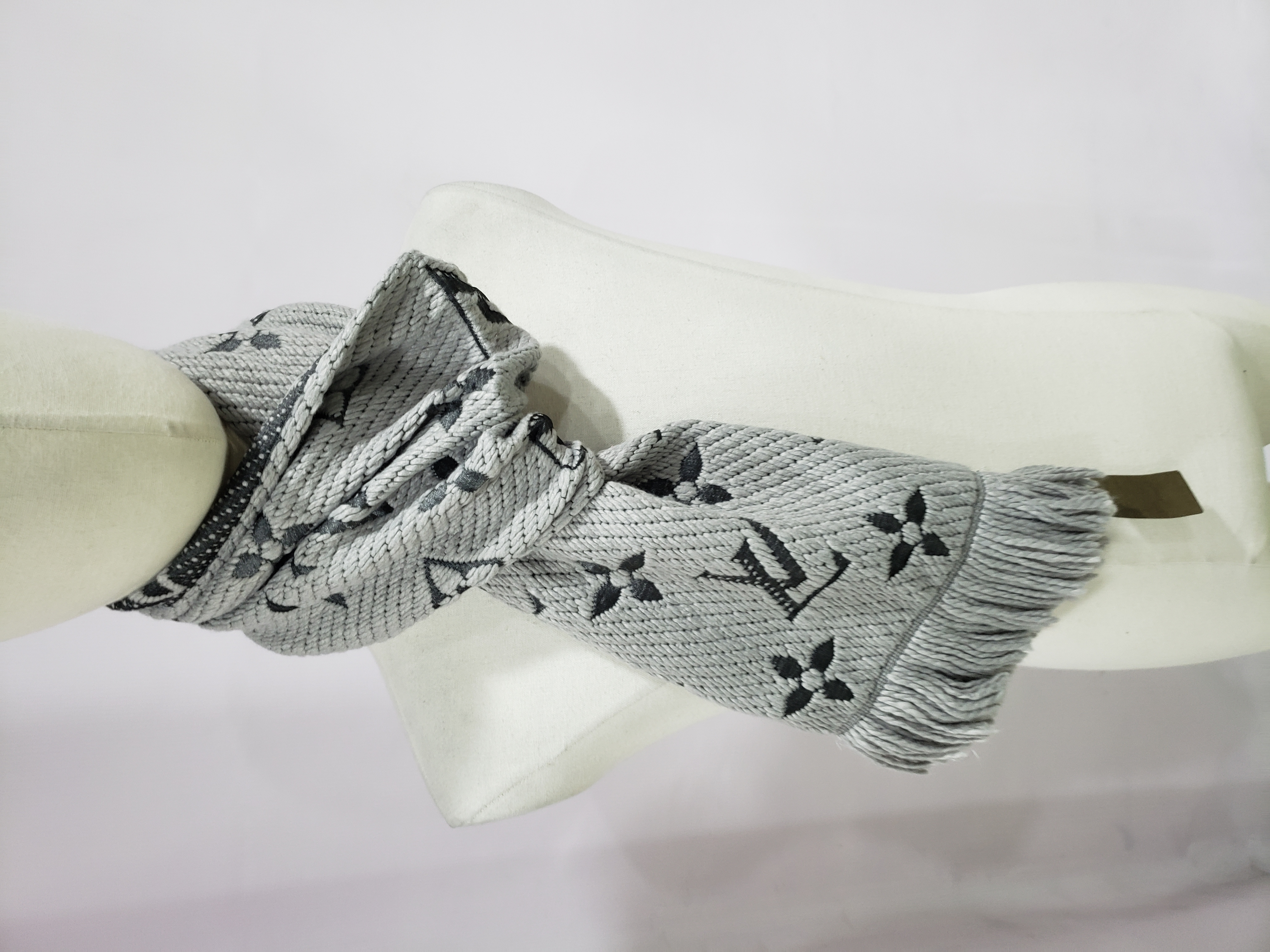 QC Photos For Louis Vuitton Wool Silk Logomania Scarf Pearl Grey - Pk ...